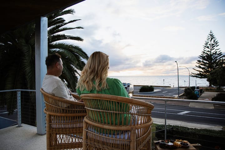 Kings Cabin - Beachfront Busselton - Busselton