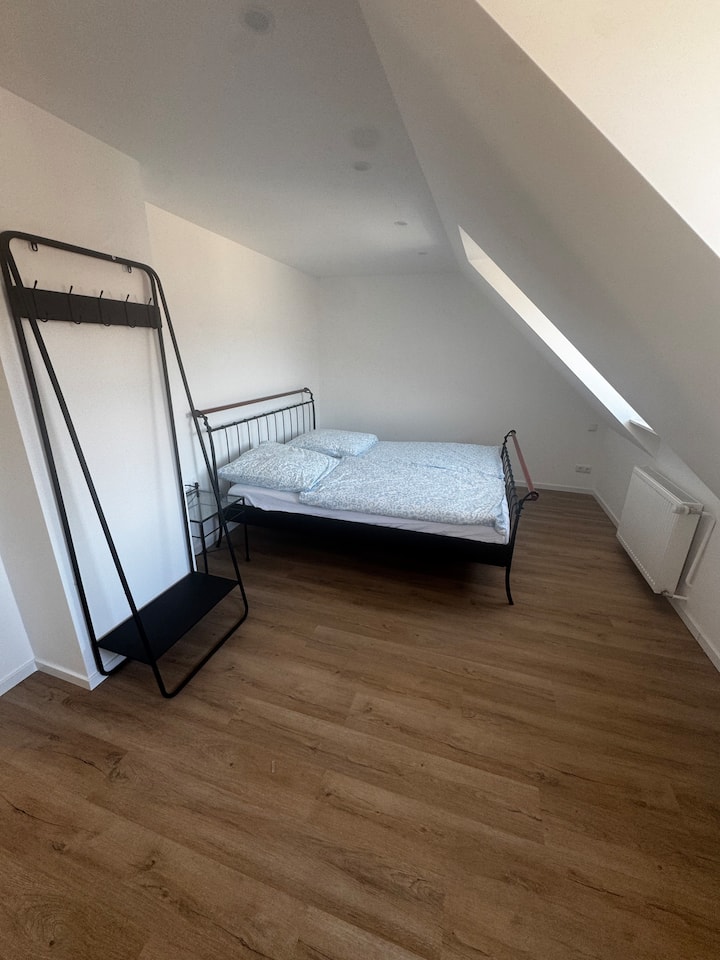Gemütliche Dg-wohnung Im Duisburger Süden - Duisbourg