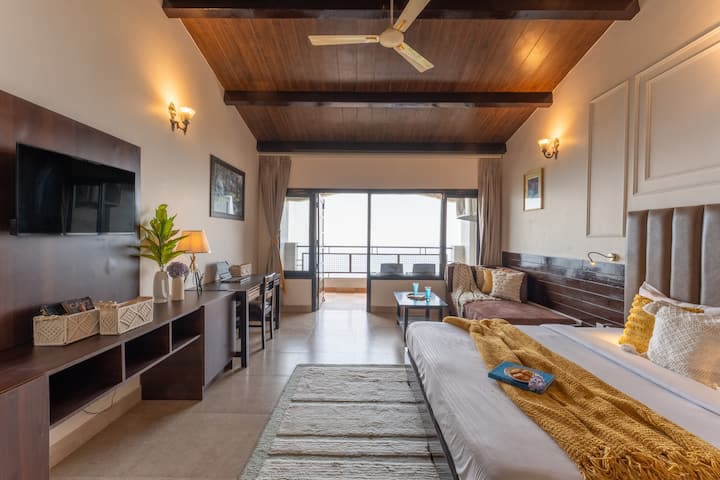 The Bachhan's Studio In The Hill | Cozy Balcony - Lansdowne