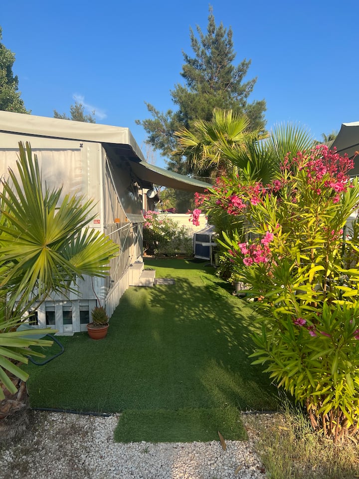 Mh Tout Confort Dans Camping 4*, 200 M De La Plage - Hyères