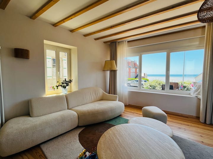 Grande Villa Face à La Mer - Hauteville-sur-Mer