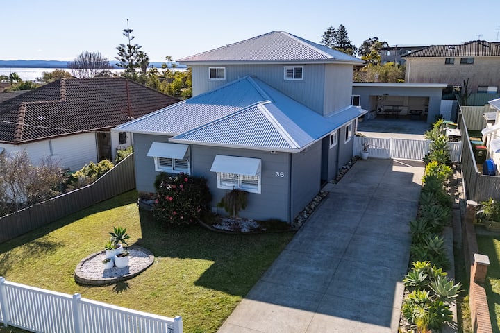 Jetty & Joy | Amazing Location | Great Family Fun - The Entrance