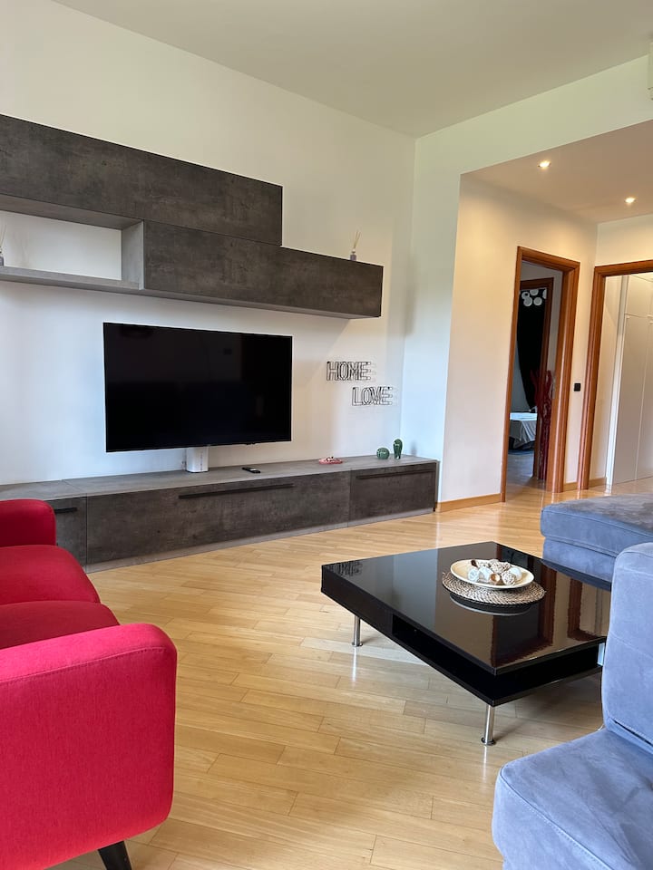 Chic E Comfort In Centro Per 6 - Monza
