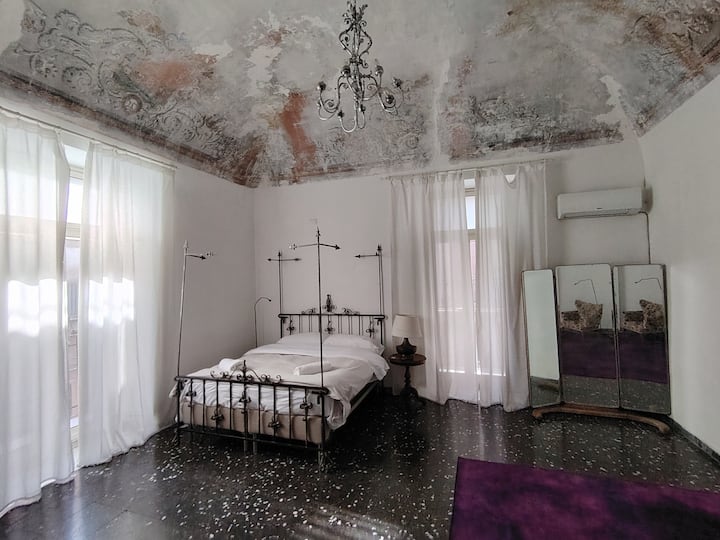 Appartamento In Centro Storico Con Terrazzo Per 12 - Catania