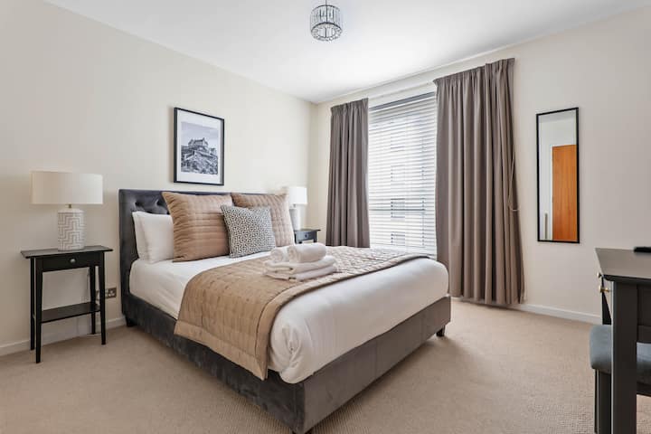 Park Royal Apartment - Edinburgh