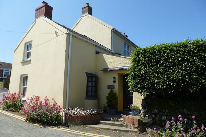 Charming Upper Solva Cottage By Beaches & Harbour - Solva