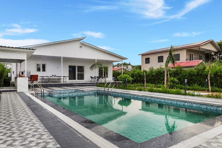 2-bhk Farmhouse With Private Pool, Garden - Noida