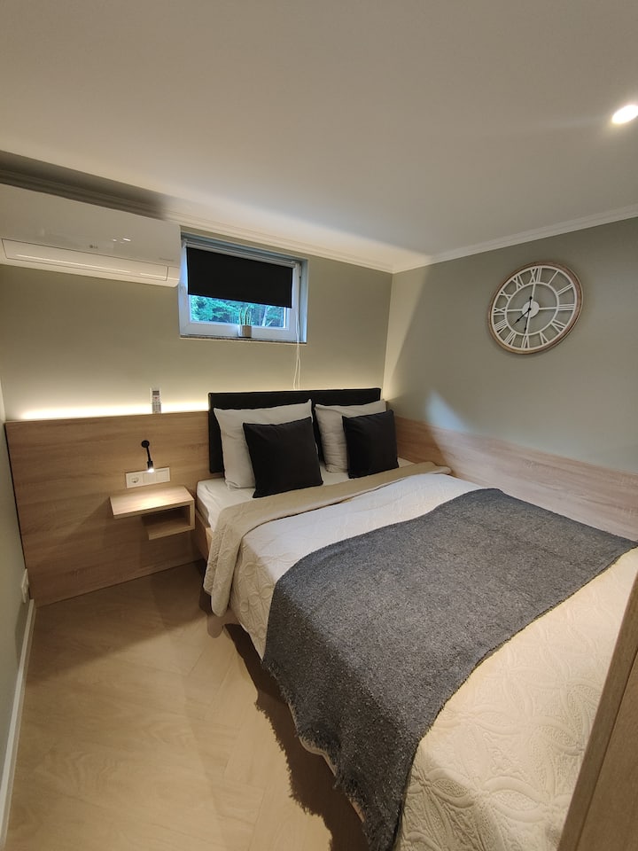 Studio Apartment With King Bed By Hotel Atlantis - Landstuhl