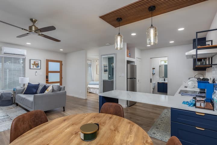 Polly's Place (Modern Fw Guesthouse Near Downtown) - Fort Worth, TX