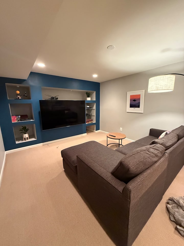 Spacious Basement Suite - Great Falls