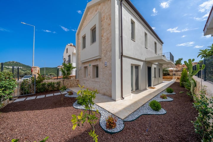 Bahçeli ŞıK Dubleks Ev- Kaş - Kaş