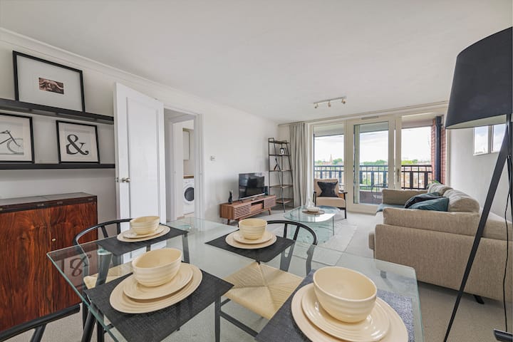 Brand New Bright & Spacious With Balcony - チェルシー