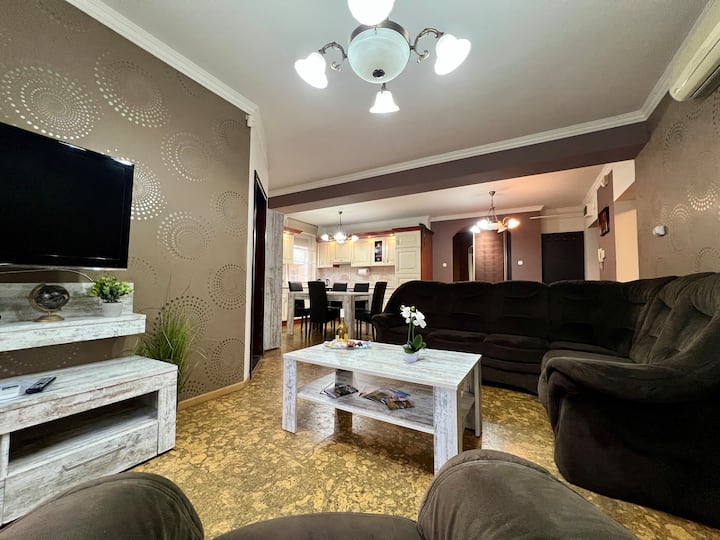 Great Forest Family Apartment - Debrecen