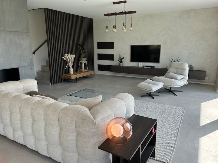 Villa Neuve De 200 M2 à Louer - Lausanne