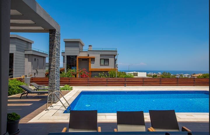Maestral Luxury Mansion By Holidaykeys - Kyrenia