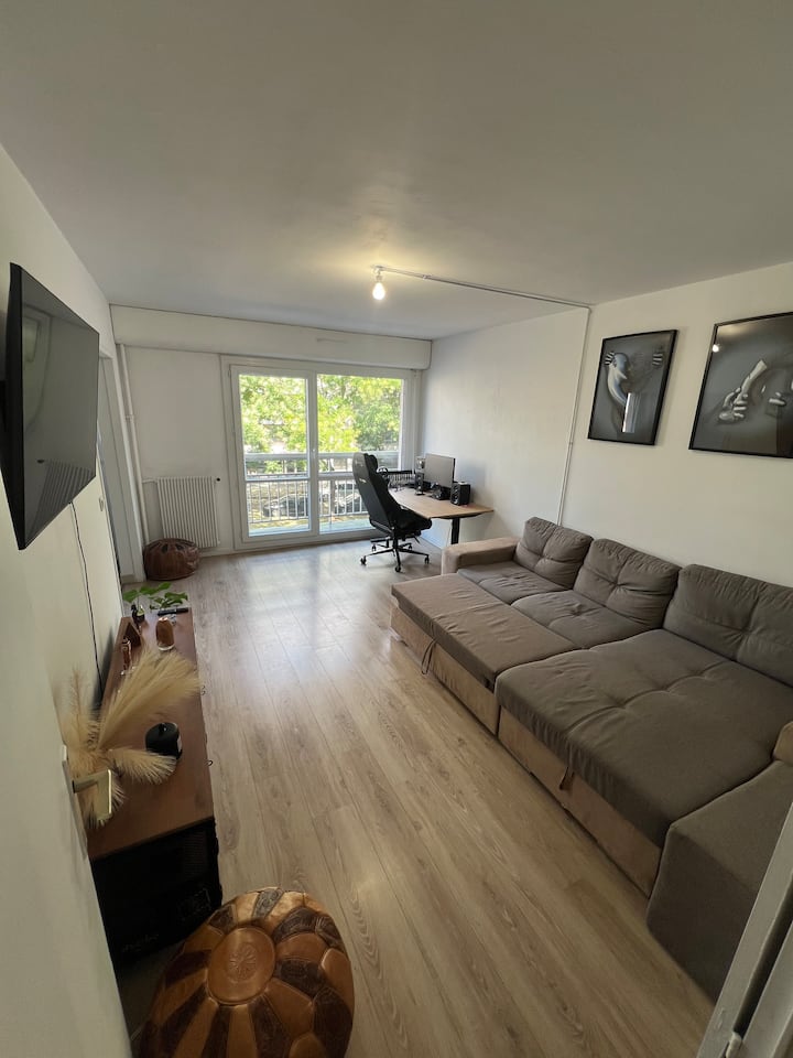 Cocoon Of Télégraphe - Les Lilas