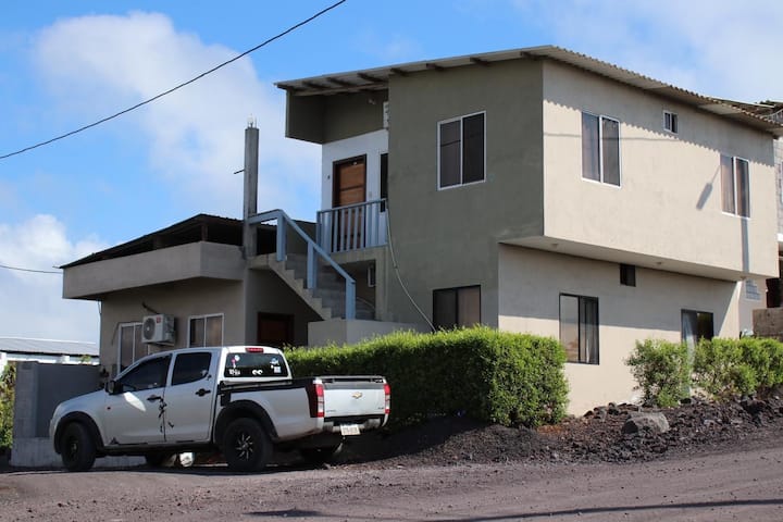 V & B - Cómoda Estadía Cerca A La Playa - Puerto Villamil
