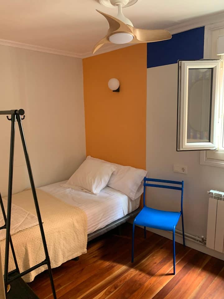 Nueva Pensión Real 103 B - Santander, Spain