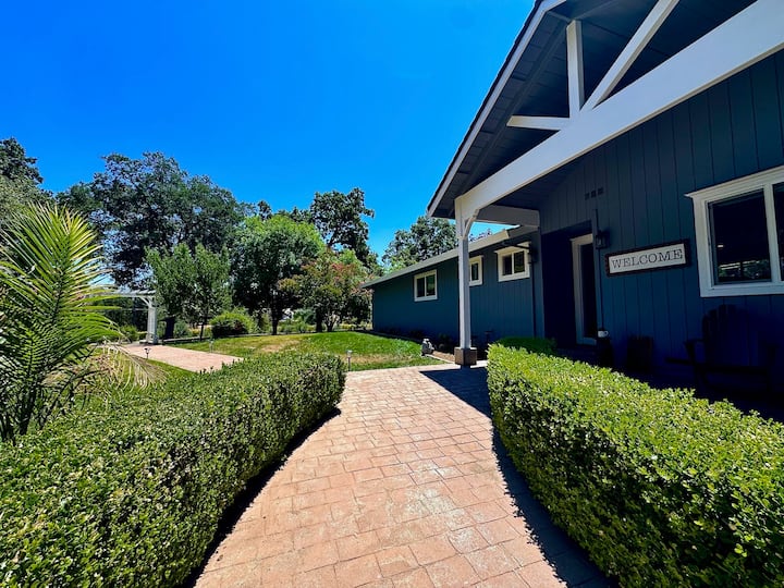 $250,000 Remodel Last Year Open Floor Plan 3 Acres - Placerville, CA