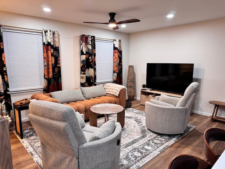 Sue's Place - Newly Remodeled! North Topeka - Shawnee State Fishing Lake, KS