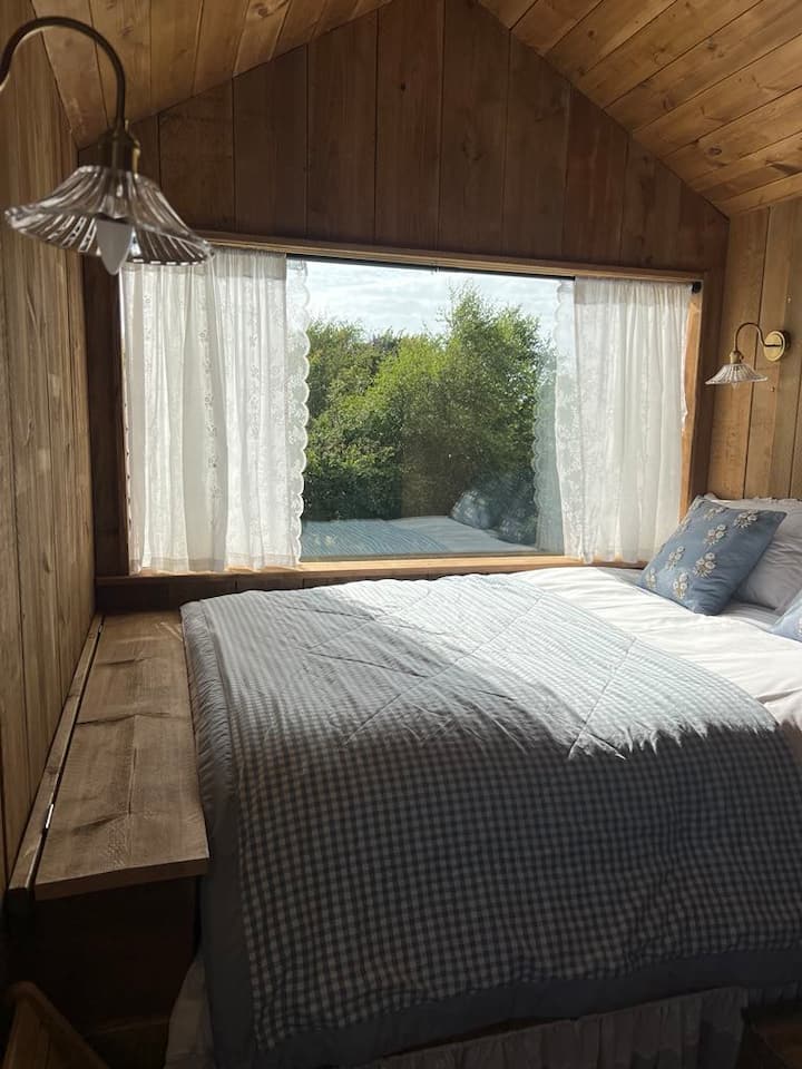 Your Secluded Escape Awaits - Hope Cove