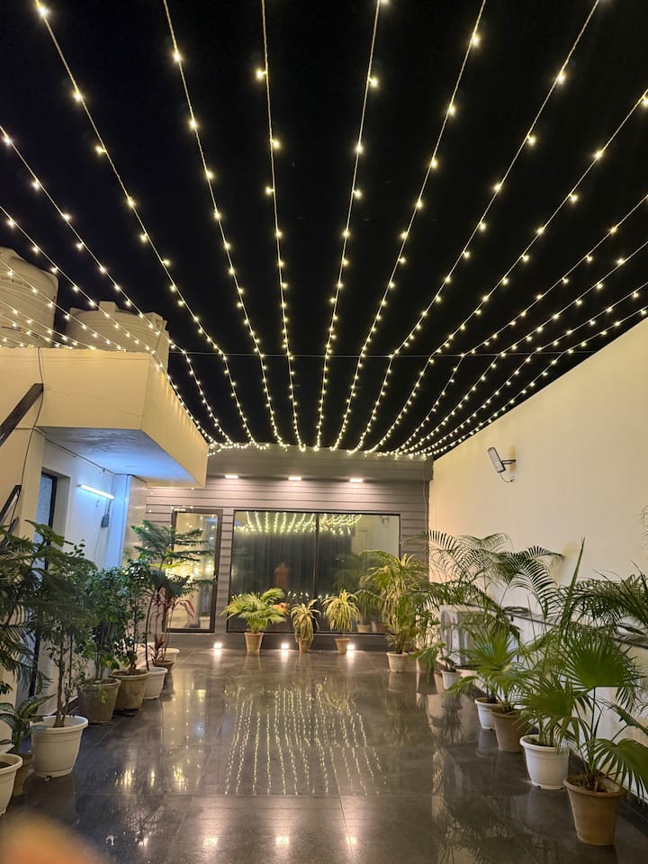 Sunstone Hideaway - New Delhi