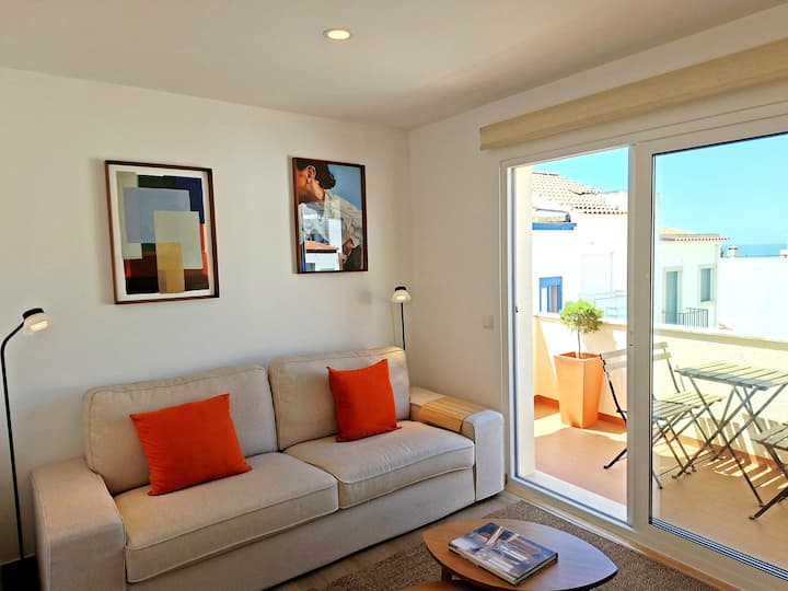Nazaré Central Apt | Balcony | 2 Min To Beach - Nazaré