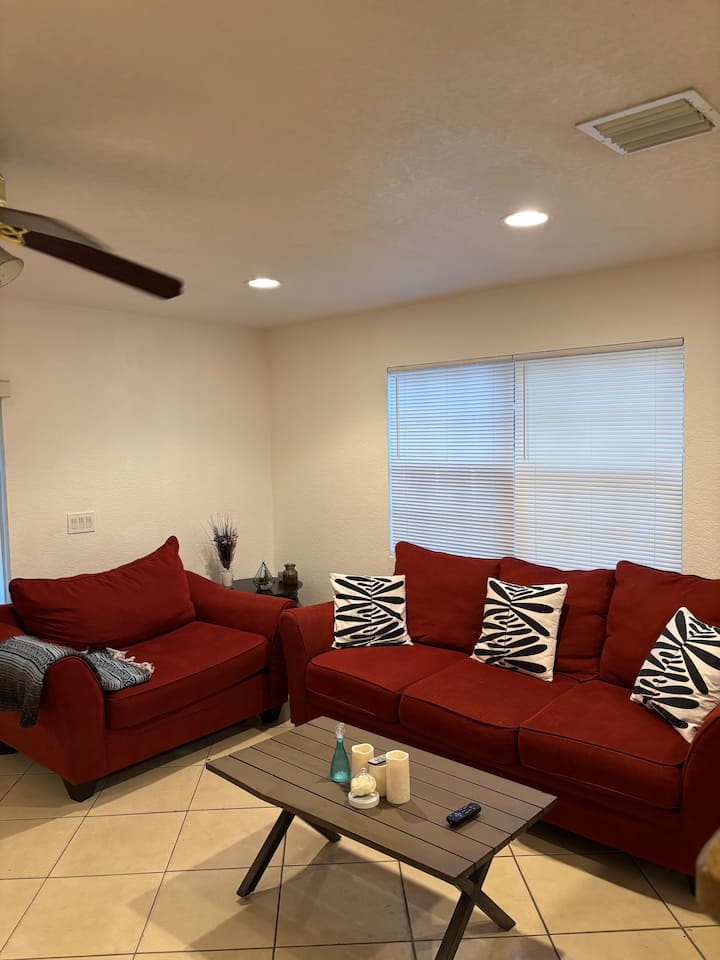 Feel At Home With A Cozy Stay. - Boca Raton, FL