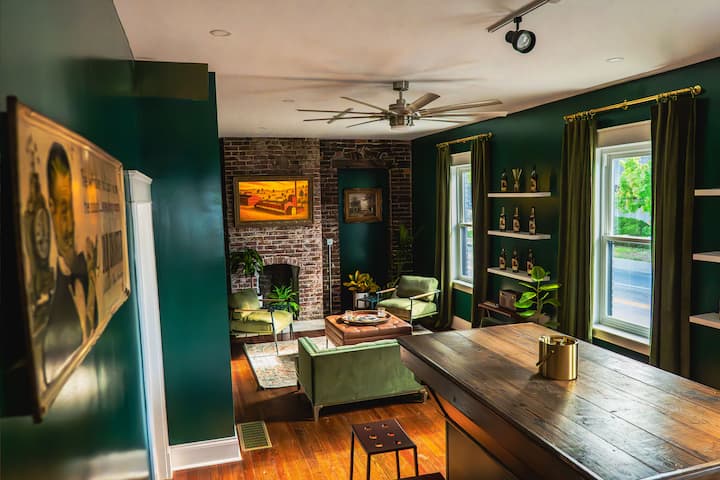 Downtown Bourbon Hotel — Master Blender Suite - Lexington, KY