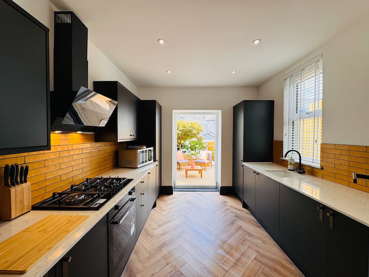 Spacious House-blaenavon-sleeps 6-brecon Beacons - Abergavenny