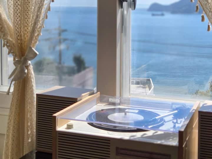 여울소리_흰여울문화마을숙소/바다뷰/무료주차/6인이상/부산추천관광지/영도카페거리/버스1분거리 - Busan