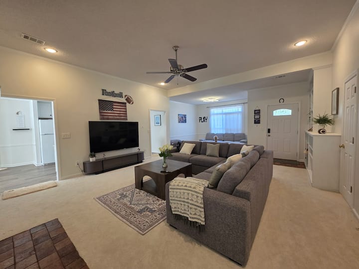 Tuscaloosa Comfort Retreat 3br -2br - Tuscaloosa, AL