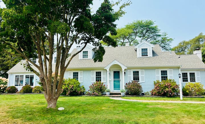 Walk To Falmouth Center & Beach - Falmouth, MA