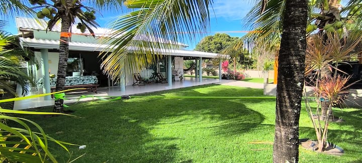 Seus Dias De Pausa Com Muito Verde - Praia A 150m. - Caravelas