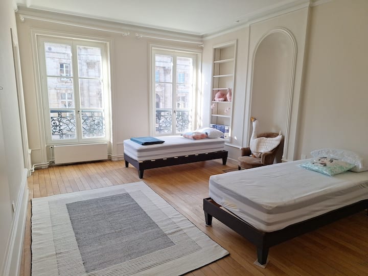 Suite Familiale Privative - 4 Pers. Petit Dejeuner - Langres