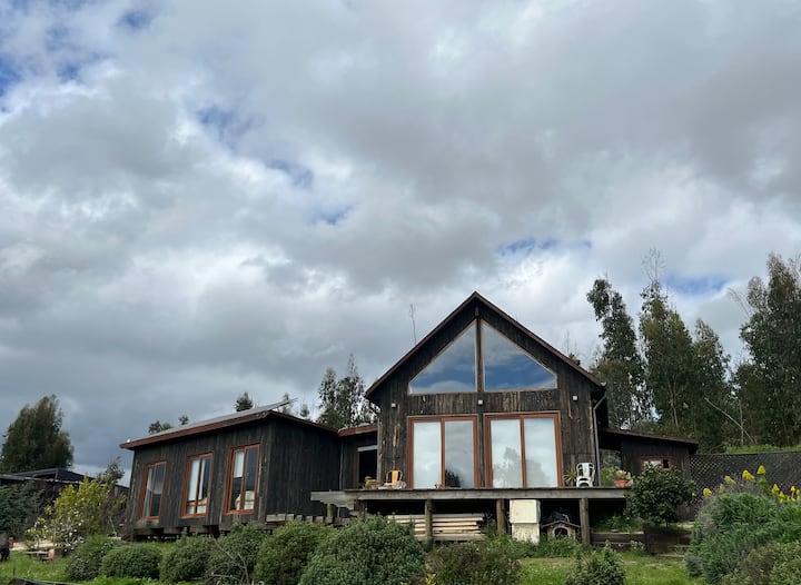 Linda Casa Familiar En Pequeño Y Seguro Condominio - Quintero