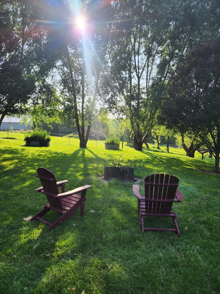 Spacious 4 Bedroom Retreat - Dubuque, IA