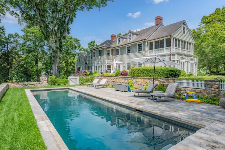 Luxury Estate W/ Pool & Gardens - Falmouth, MA