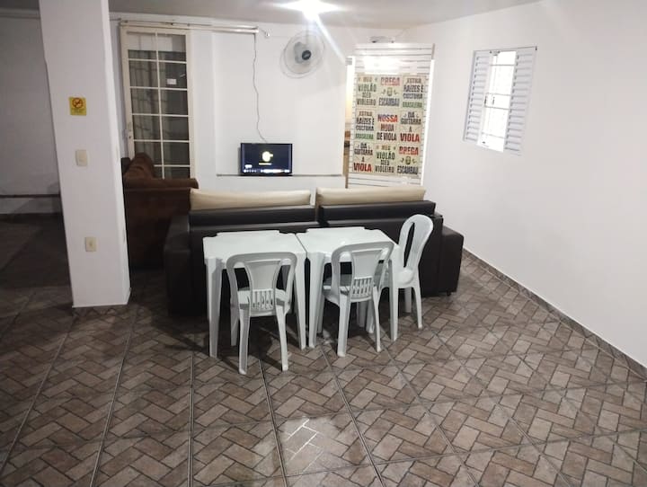 Quarto Casal/ Solteiro/individual Ou Compartilhado - Contagem