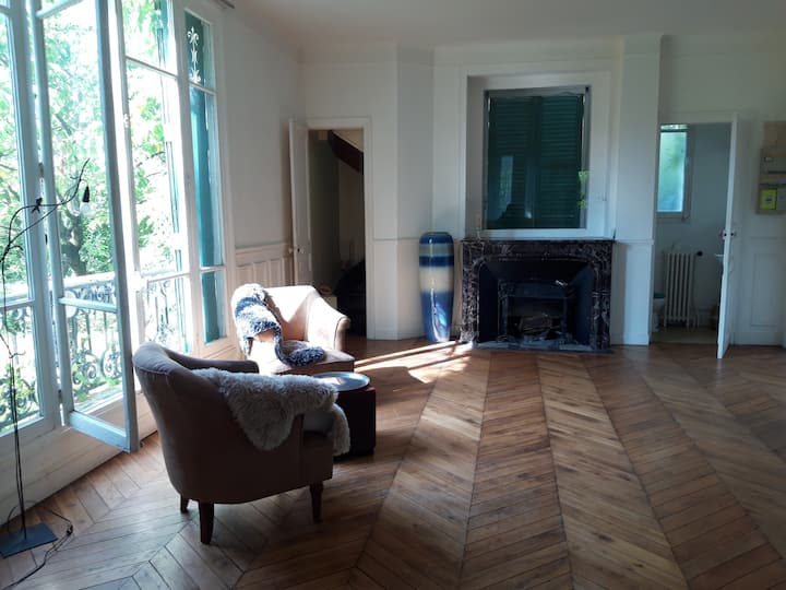 Maison Avec Jardin Au Calme - Chatou