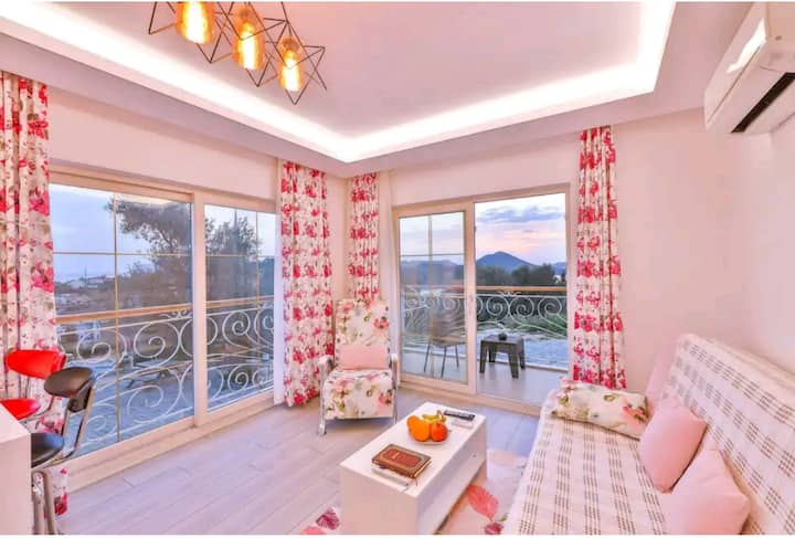 1. Kat Deniz Manzaralı 1+1 Apart - Kaş