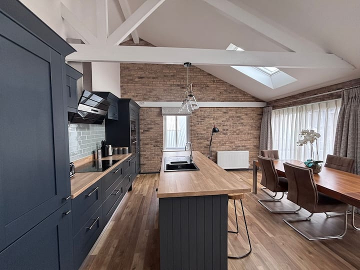 Chalice Close By Grandeur Property - Dorset