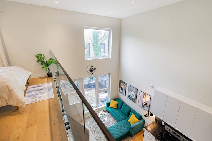 Green Elegance On 2 Levels + Indoor Parking - Montreal