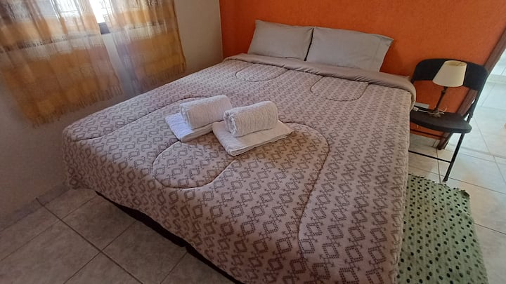 Casa Amarela . Conforto Perto Do Centro De Poços! - Poços de Caldas