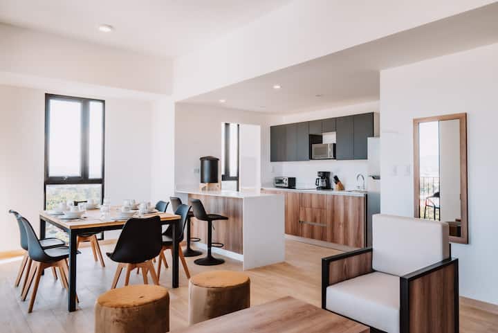 Apto Para 6 / Ambiente Abierto Y Elegante/ Zona 10 - Guatemala