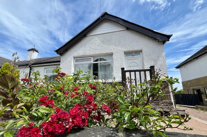 2 Bedrooms Bungalow - Holmfirth