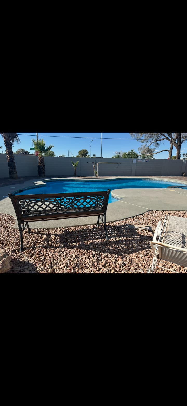 Cozy Vacation Home - Las Vegas, NV