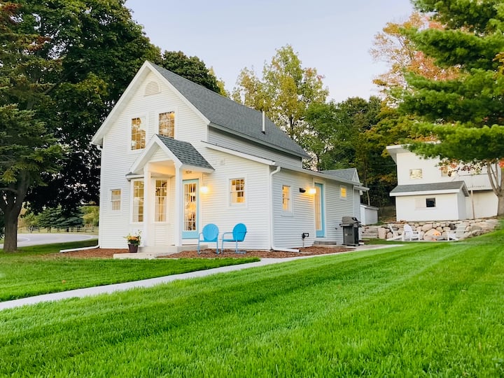 Norwood Farm And Vineyard | Village Guest Cottage - Charlevoix, MI