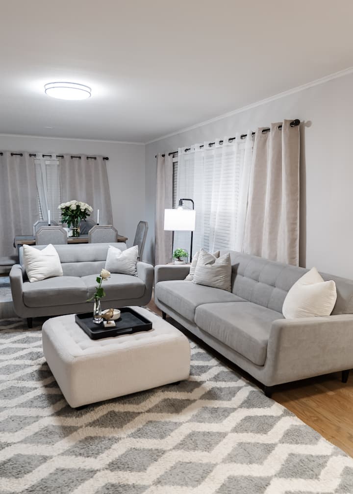 Cozy Home Near Playground - Elk Grove Village, IL