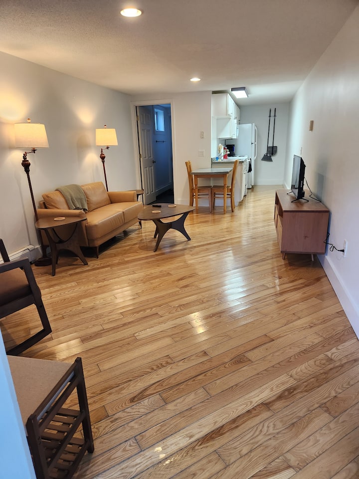 Super Cute In-town Apartment - Brattleboro, VT